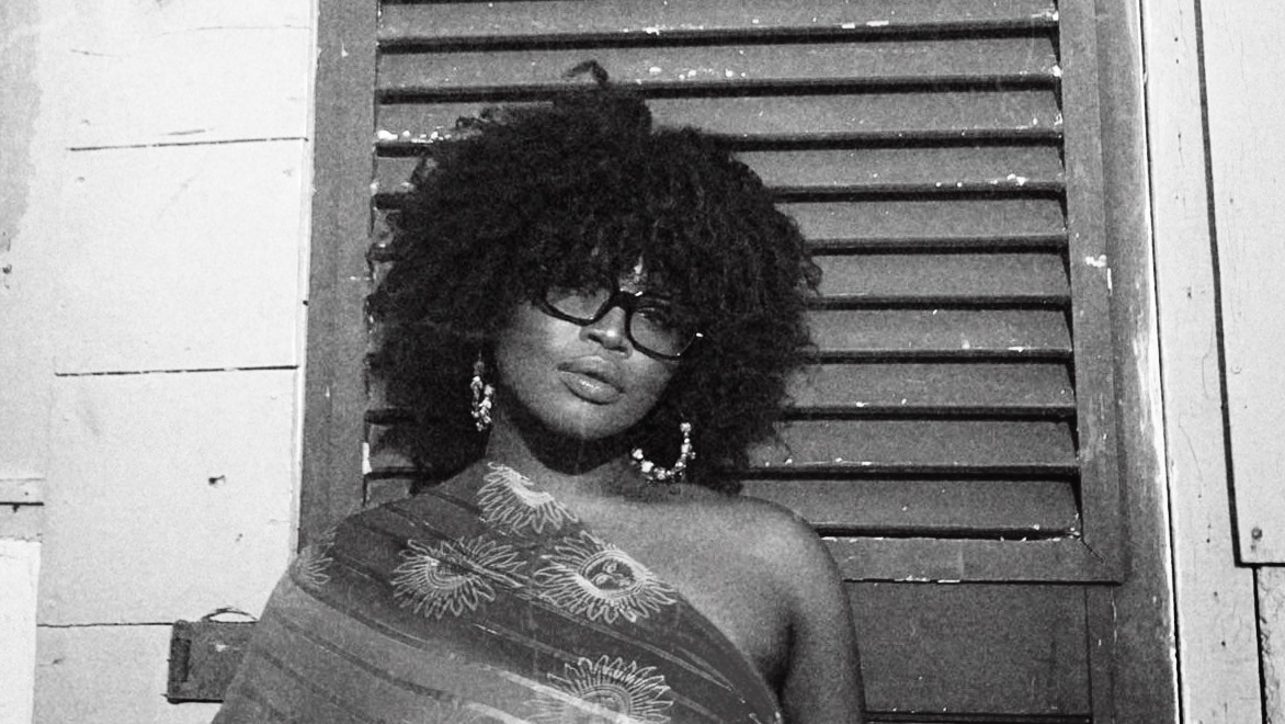 Kelly Shane’s Biography (@Tadsrecord) | MARIA JACKSON 27 MAGAZINE